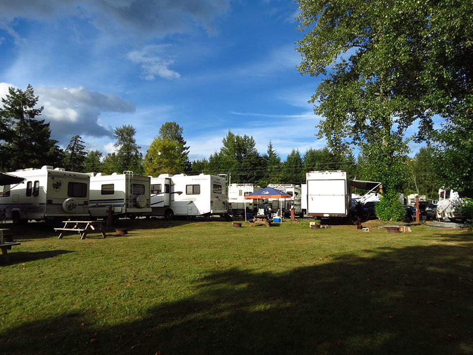 Henley's Silver Lake Resort - Eatonville, WA