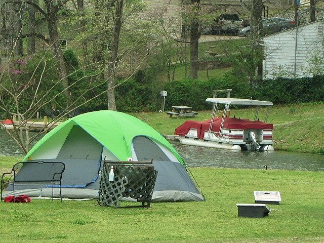 Young's Lakeshore RV Park - Hot Springs, AR