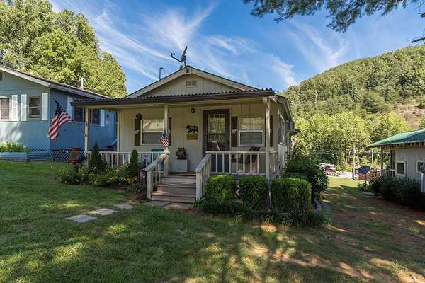 Brookside RV Resort - - Pigeon Forge, TN - RoverPass