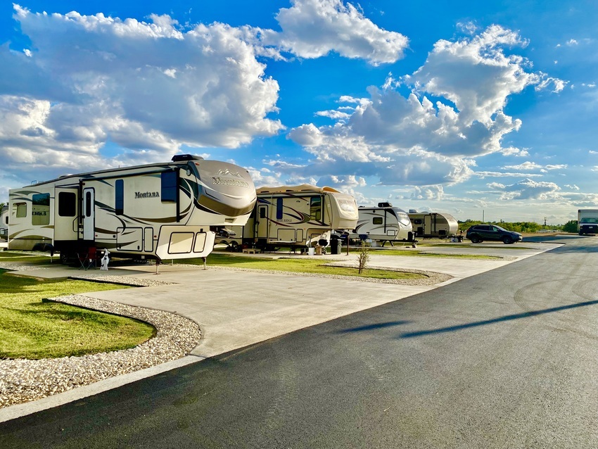 Dusty Oaks RV Park & Campgrounds - 4 Photos - Seguin, TX - RoverPass