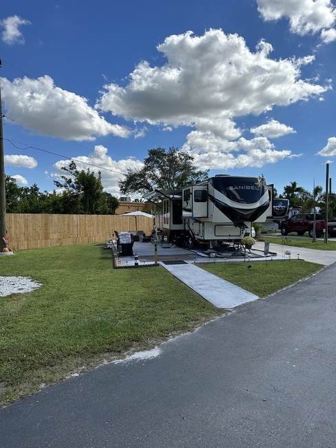 Alligator Park Mobile Home and RV Park (55+ park) - 6 Photos, 4